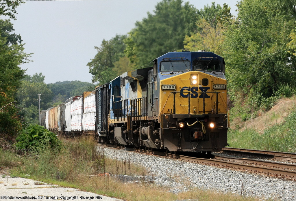 CSX train Q370